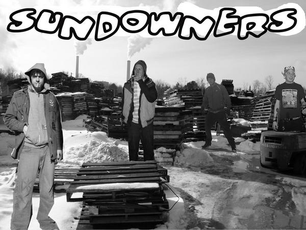 SUNDOWNERS - First Avenue